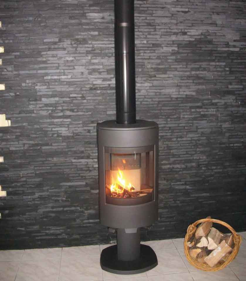 ASTRO 4 DOVRE - Poêle à bois - Ambiances Flammes